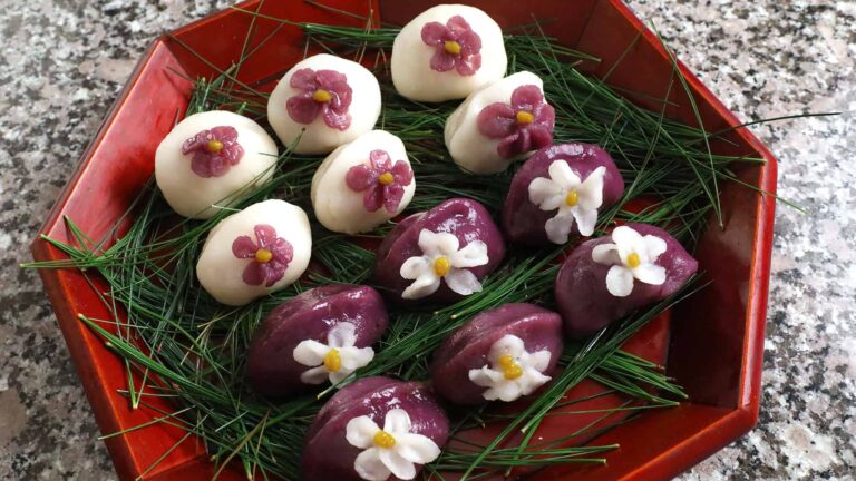 Songpyeon 송편 recipe by Maangchi