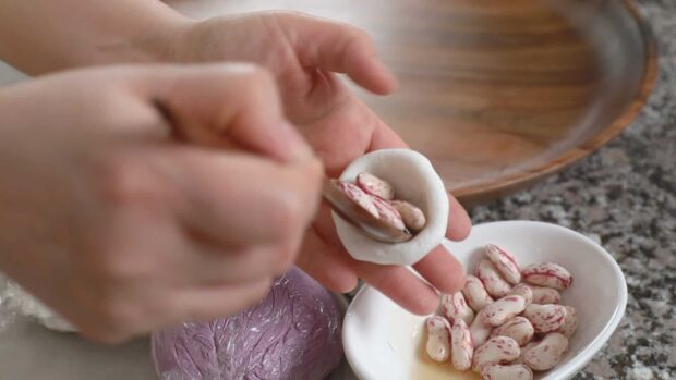 Songpyeon 송편 recipe by Maangchi