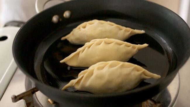 King-size kimchi dumplings (Kimchi-wangmandu) recipe by Maangchi