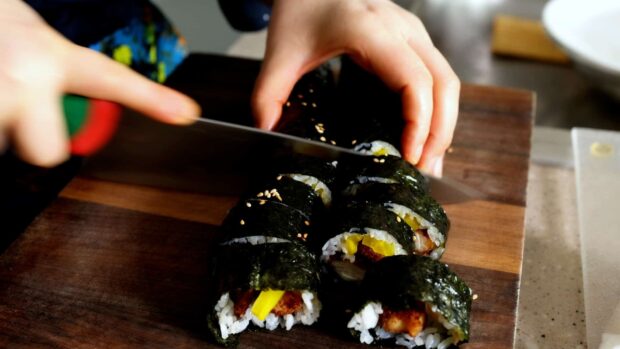 Chicken gimbap (Dakgogi-gimbap: 닭고기김밥) recipe by Maangchi