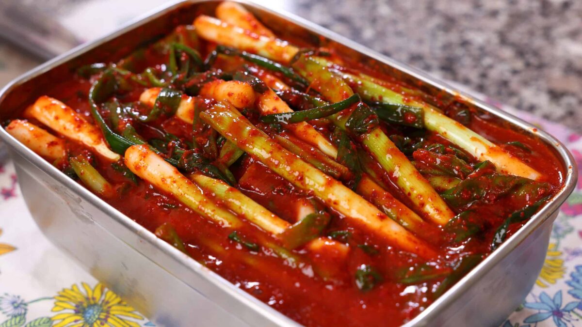 Green onion kimchi (Pa-kimchi: 파김치) recipe by Maangchi