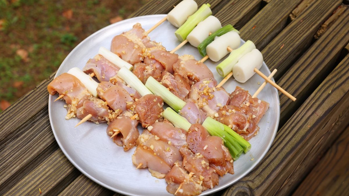 Spicy Korean chicken skewers (dak-kkochi: 닭꼬치) recipe by Maangchi