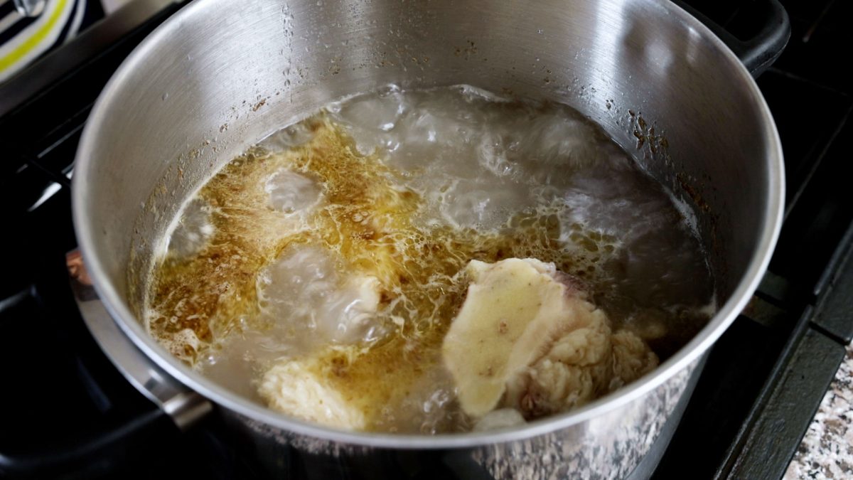 Beef bone broth (Sagol-gukmul: 사골국물) recipe by Maangchi