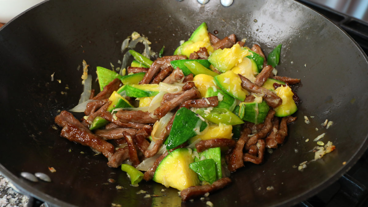 Squash and beef over rice (Hobak-sogogi-deopbap: 호박소고기덮밥) recipe by ...