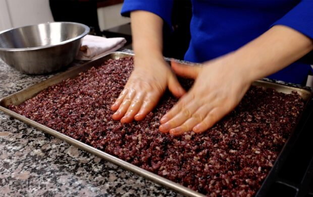 Quinoa nurungji (Japgok nurungji: 잡곡 누룽지) recipe by Maangchi