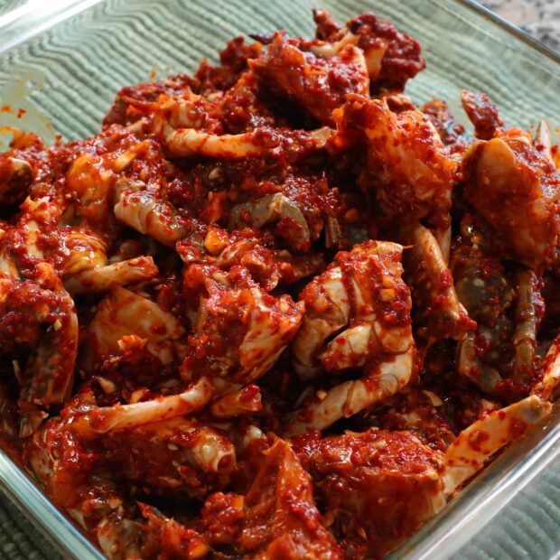 Spicy raw crab (Yangnyeom-gejang: 양념게장) recipe by Maangchi