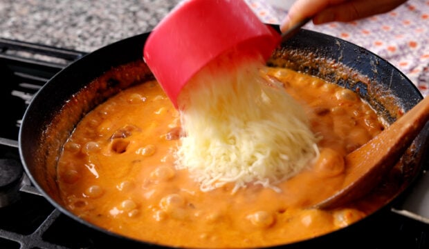 Rosé tteokbokki (로제 떡볶이) recipe by Maangchi